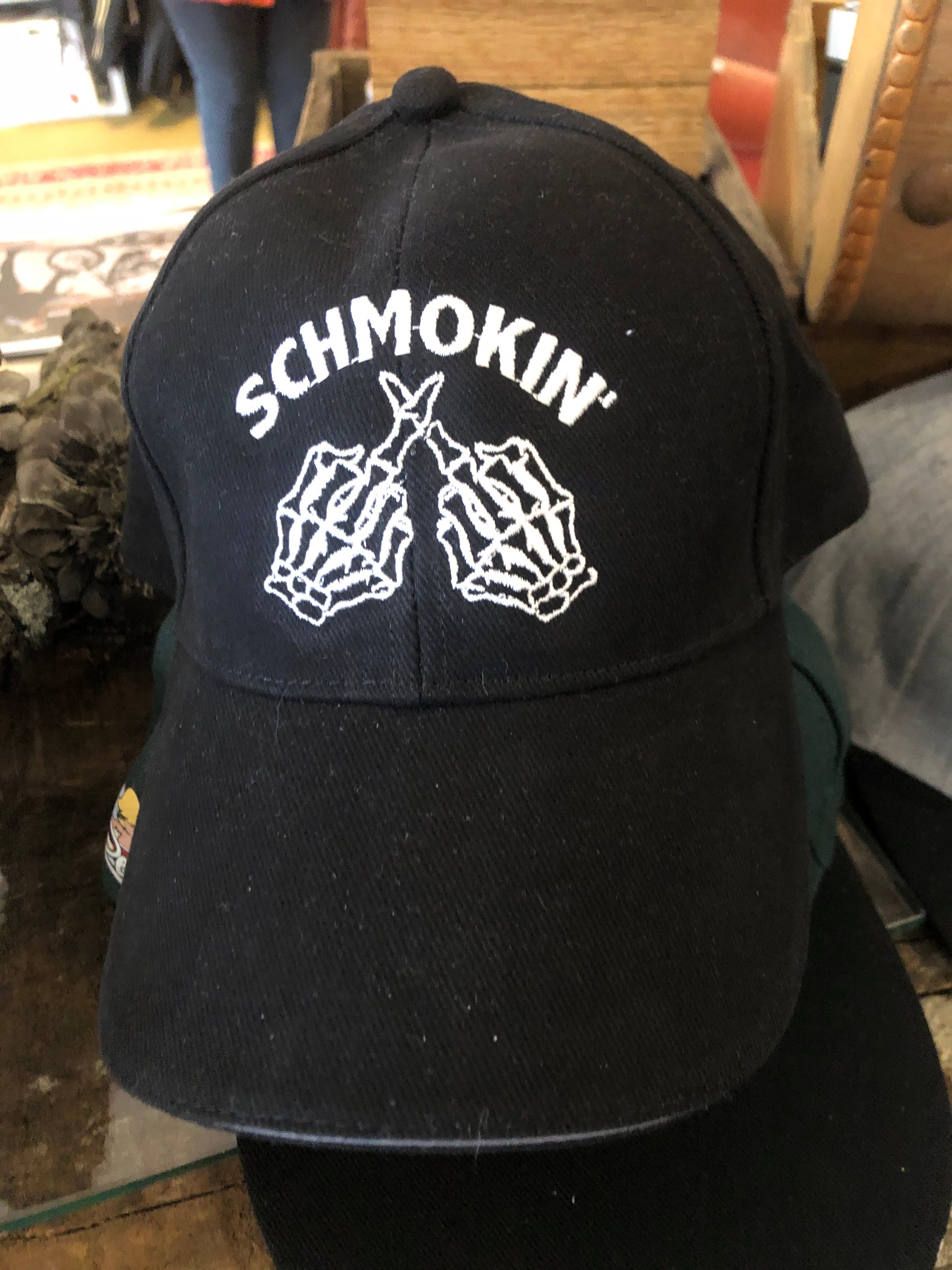 Caps Crossed Finger | Schmokin' Aus